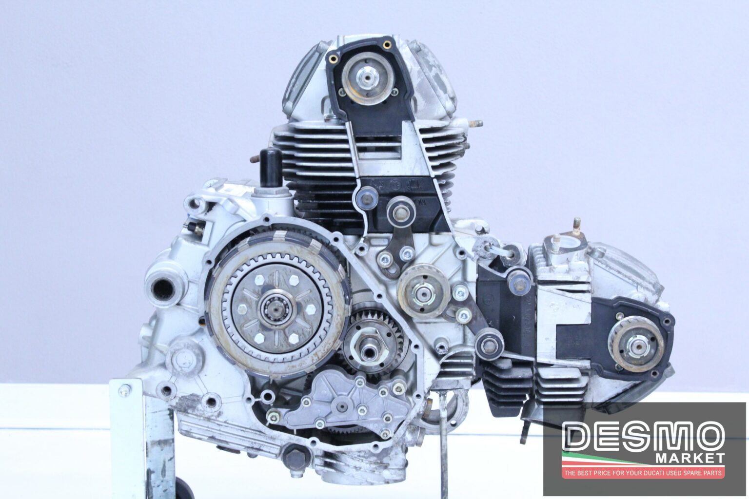 Engine Ducati Monster 600 broken engine cases - Desmo Market